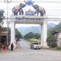 Zaj Dab Neeg Hlub Tim Vaj Loog Tsua (Low Key) - Song Lyrics and Music by Kub Qav Kaws arranged ...